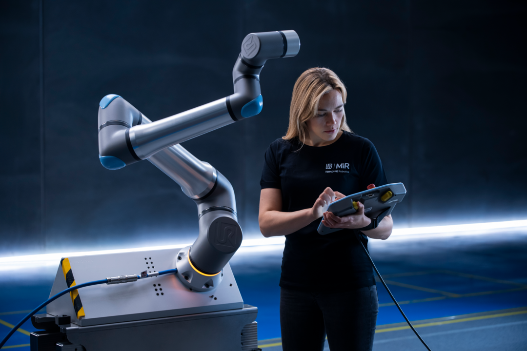 Universal Robots introduces its fastest ever cobot - Shop Metalworking ...