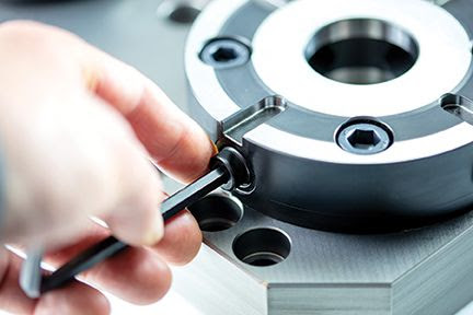 Fast, rigid and precise zero-point workholding system - Shop Metalworking Technology