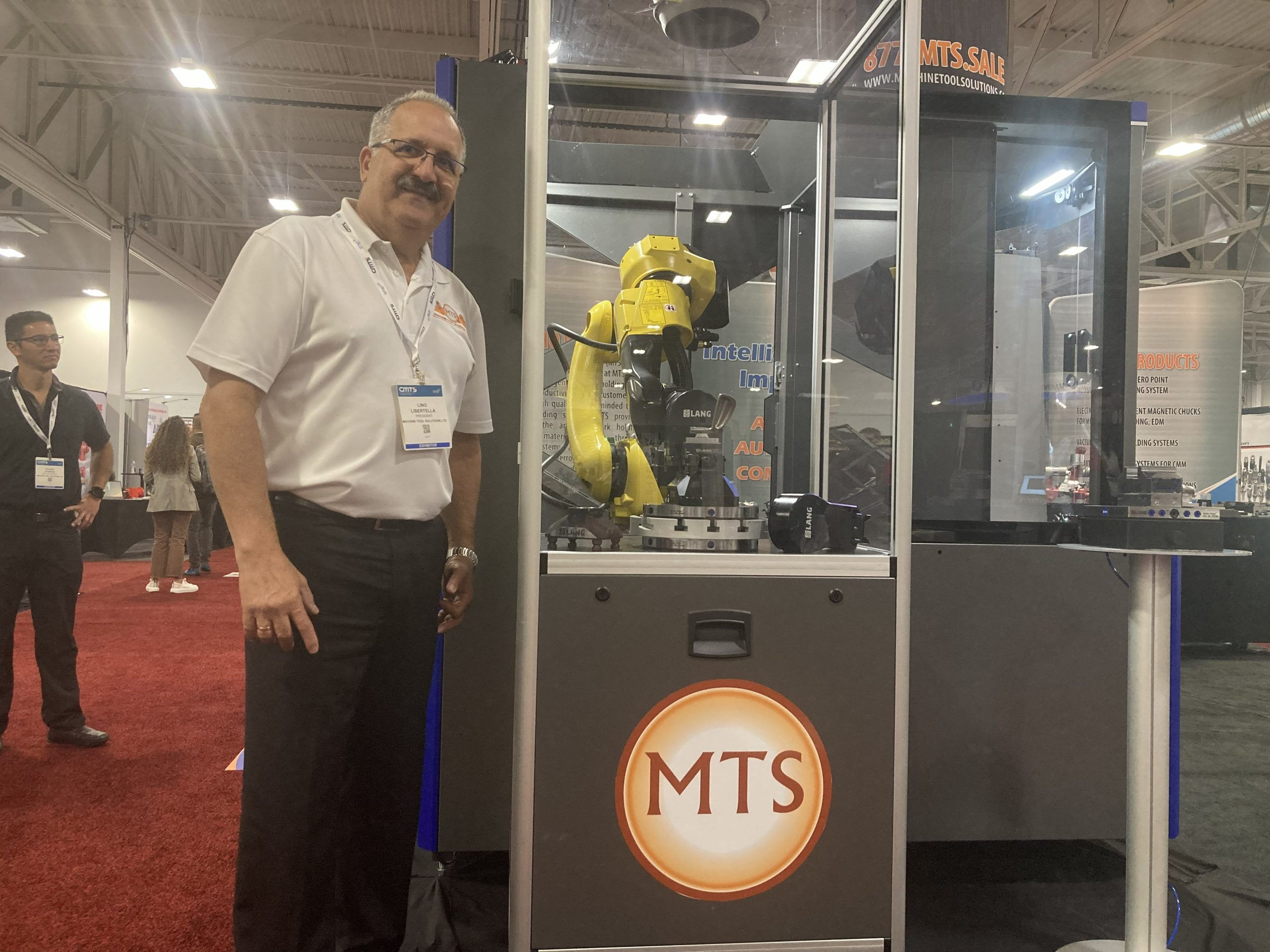 CMTS SHOWCASE: Machine Tool Solutions' Lang Technik RoboTrex Compact ...